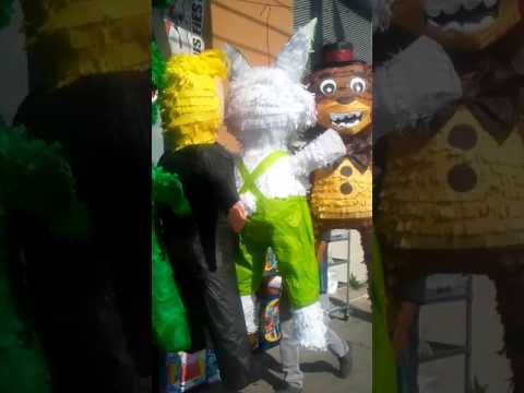 Fnaf pinata toy Freddy - YouTube