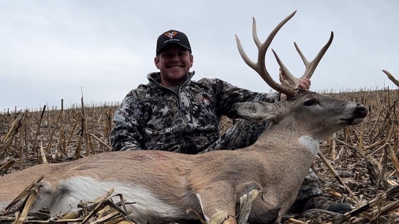 Kansas Public Land Bow Hunting | Self Filmed | Giant Bucks Everywhere ...