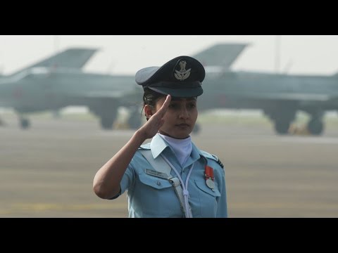 India's First Batch Of Female Fighter Pilots From June 2016 - YouTube