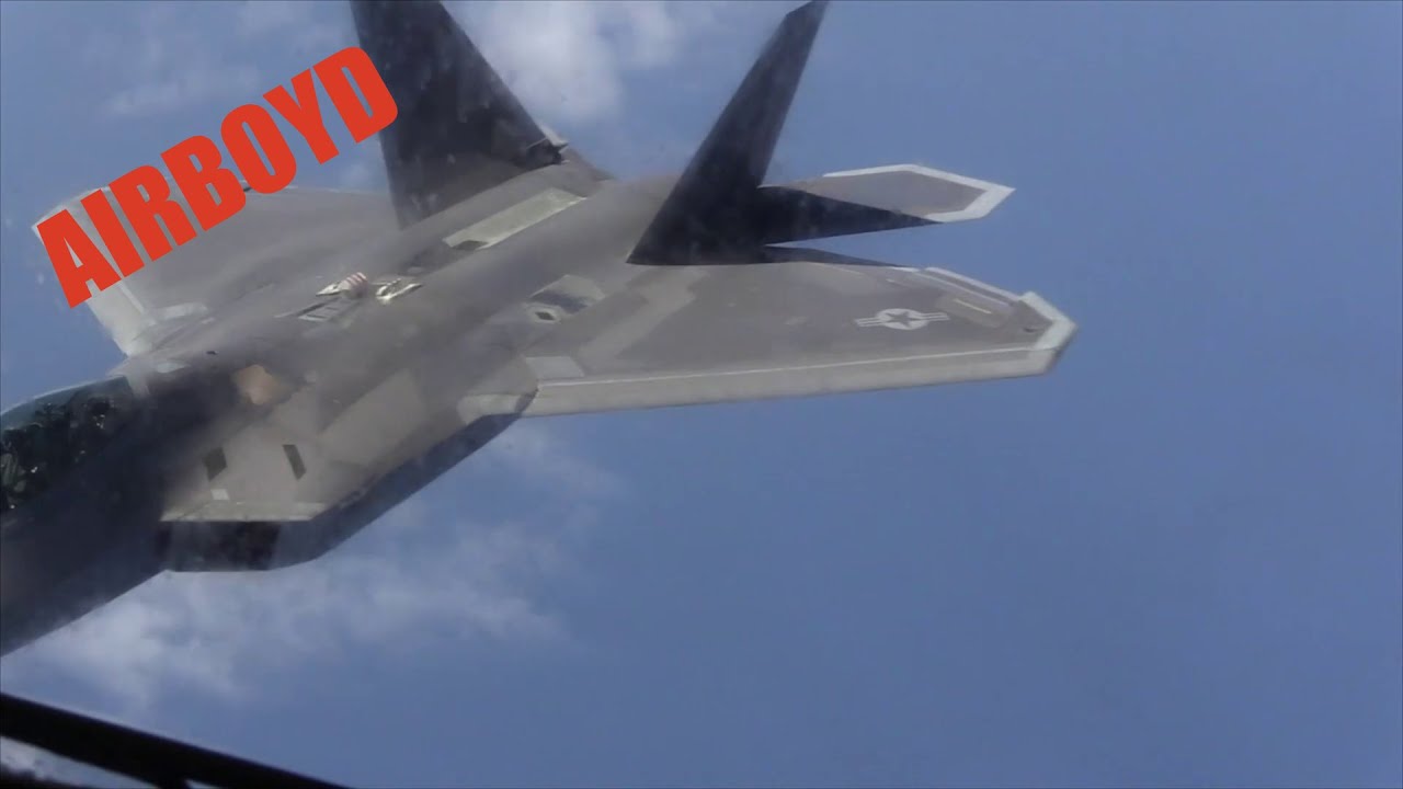 F-22 Air Refueling - YouTube