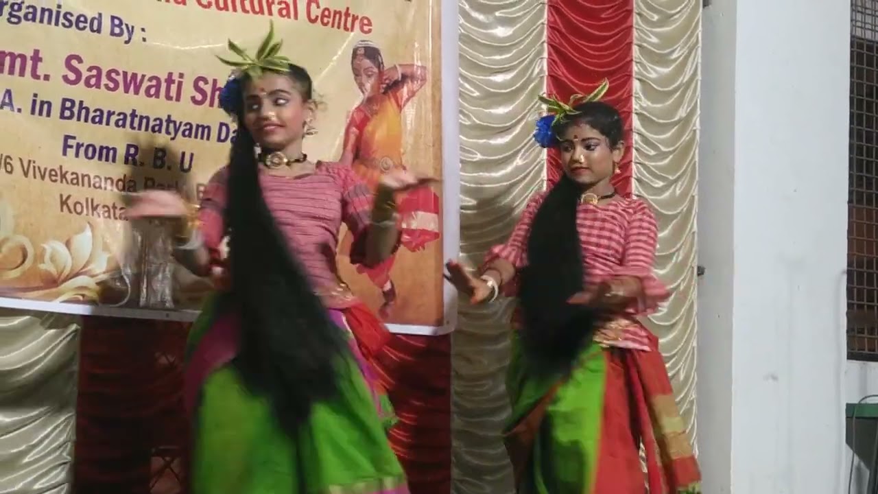A folk dance by Bijita Jha and Aradhya Das.... - YouTube
