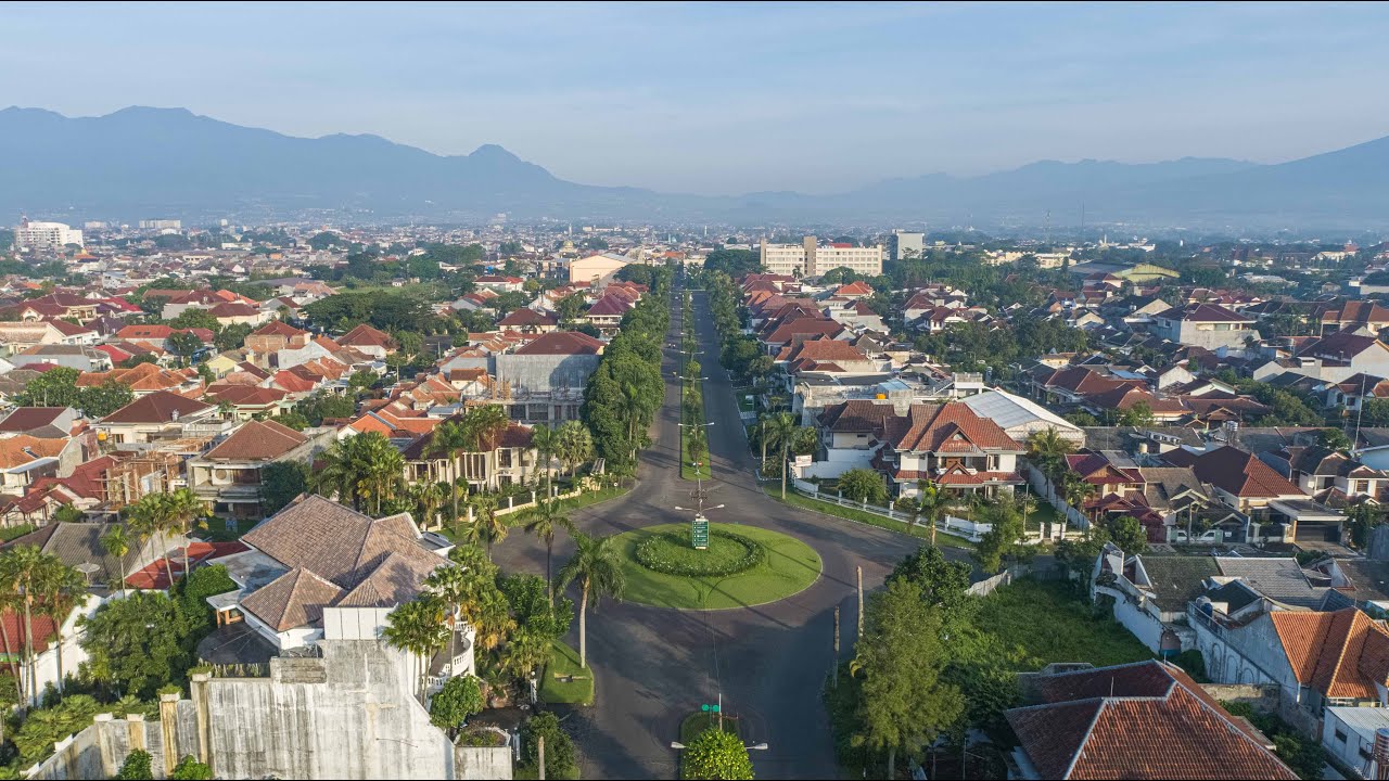 The Araya | Amazing Place to Live - YouTube