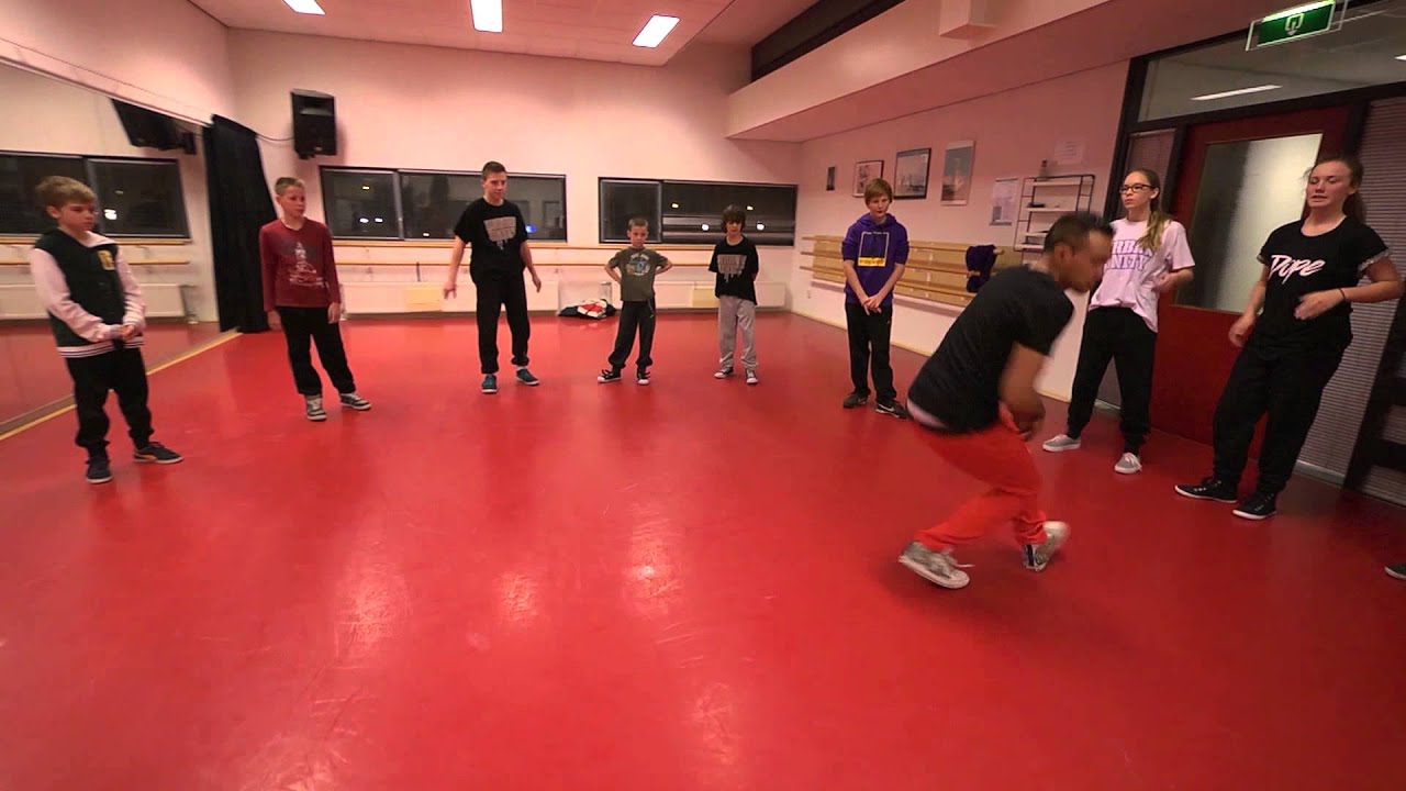 Dansdocent Demi (Urban Unity) interview voor kunstcaroussel - YouTube