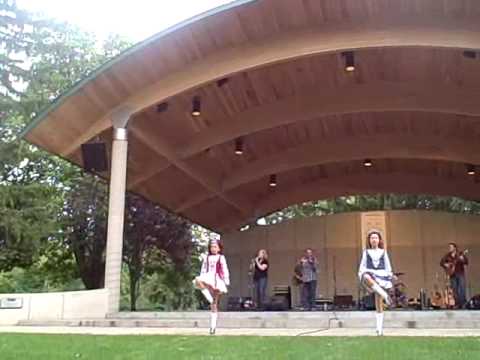 Keegan & Emma Dancing with Fonn Mor - YouTube