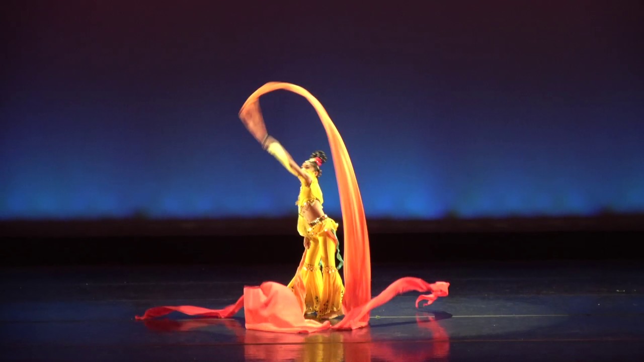 Dance 舞蹈: Flying Apsaras – 飞天 - YouTube