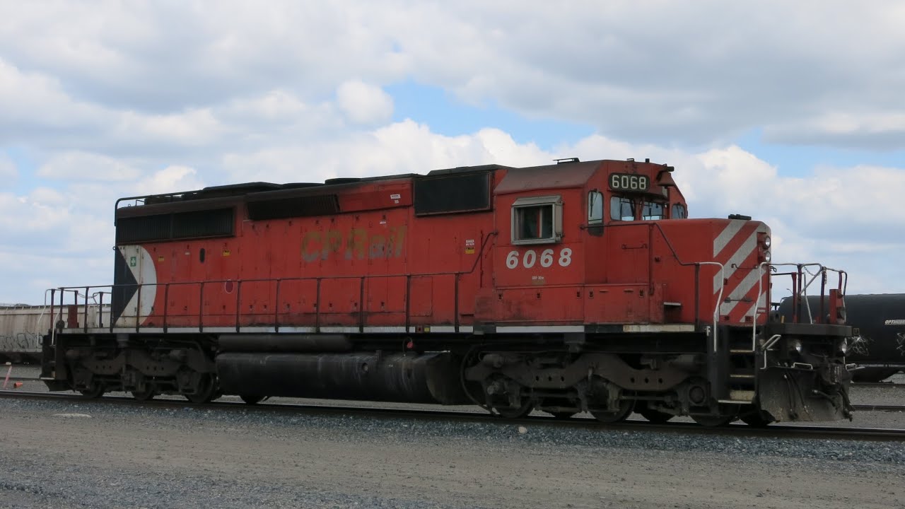 Classic GMD SD40's and SD40-2's around Winnipeg ! (7/8/21) - YouTube