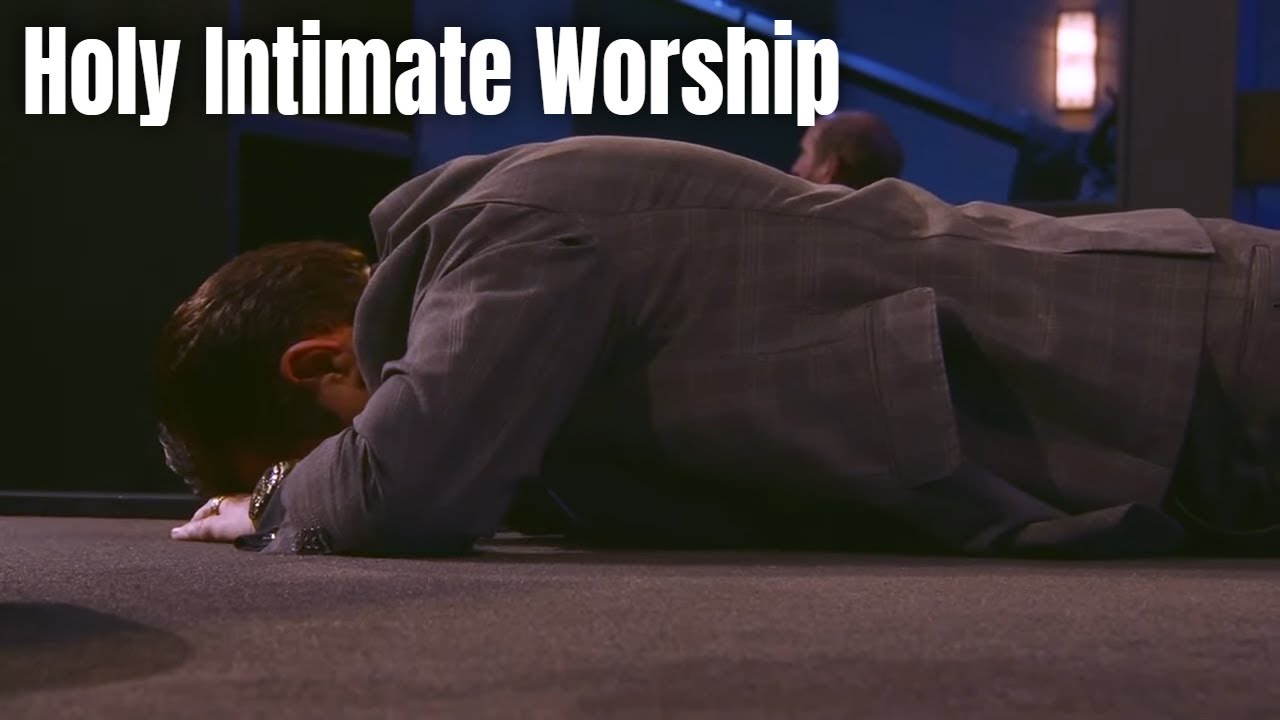Holy Intimate Worship. God Kissed Hank Kunneman's Forehead - YouTube