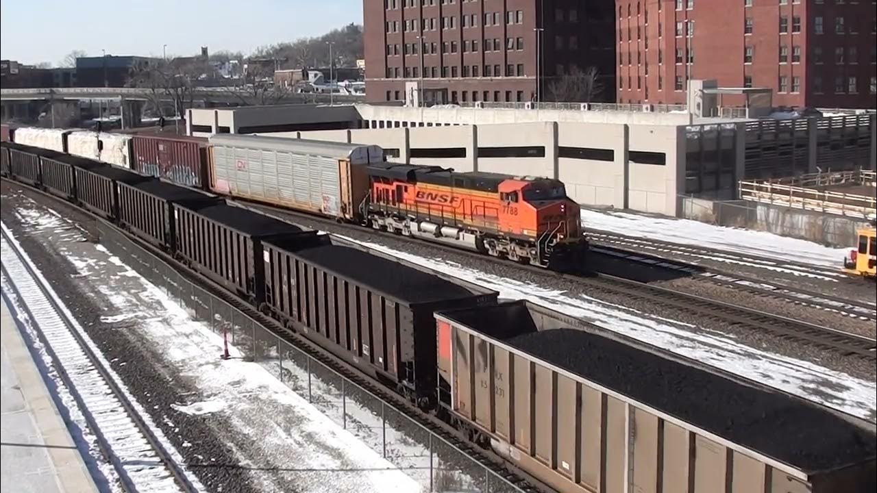 UP EB ETRX Coal Train and BNSF EB 1x1 Mixed Freight. Kansas City, MO 1/20/24 - YouTube