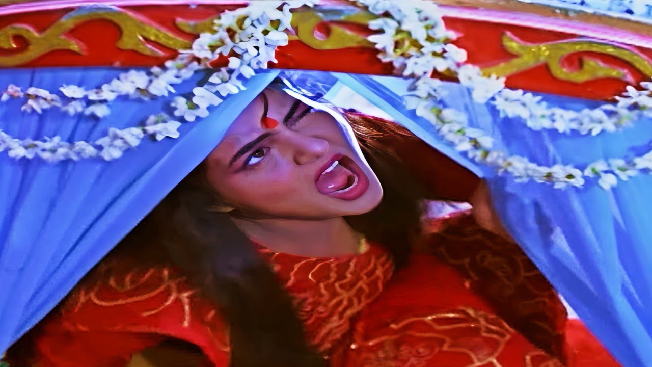 चलो डोली उठाओ, मेरा अमर मेरी राह देख रहा हैं - Climax Scene - Mithun ...