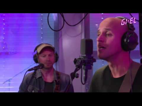 Milow - Howling At The Moon (Live)
