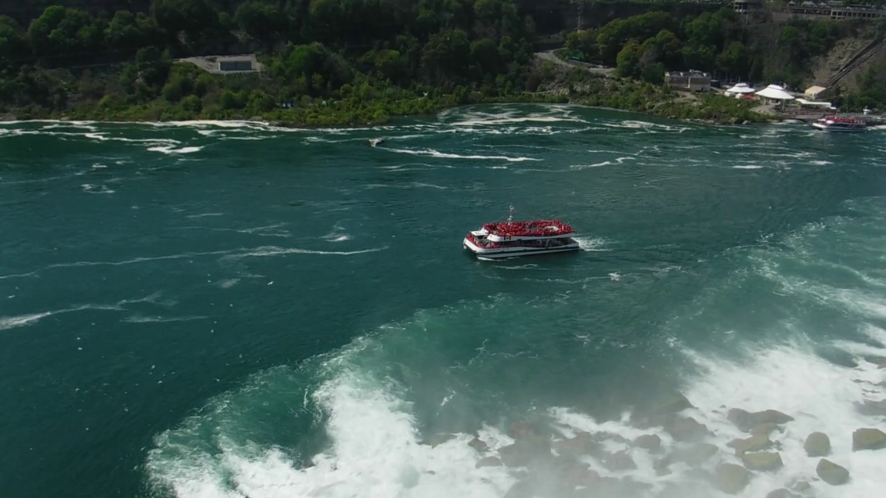 Bridal Veil Falls on Luna Island, Cave of the Winds, Niagara Falls, USA ...