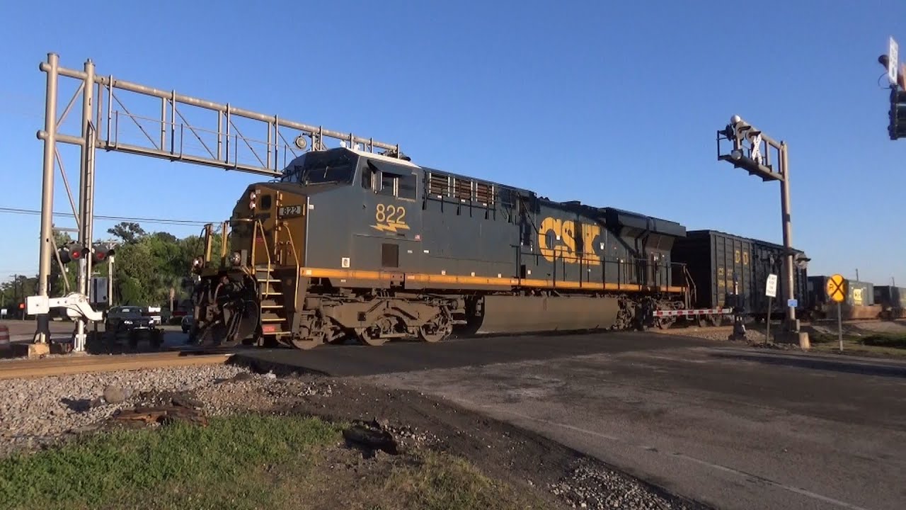 CSXT 822 Leads CSX Train Q032 Northbound At Goose Creek SC - YouTube