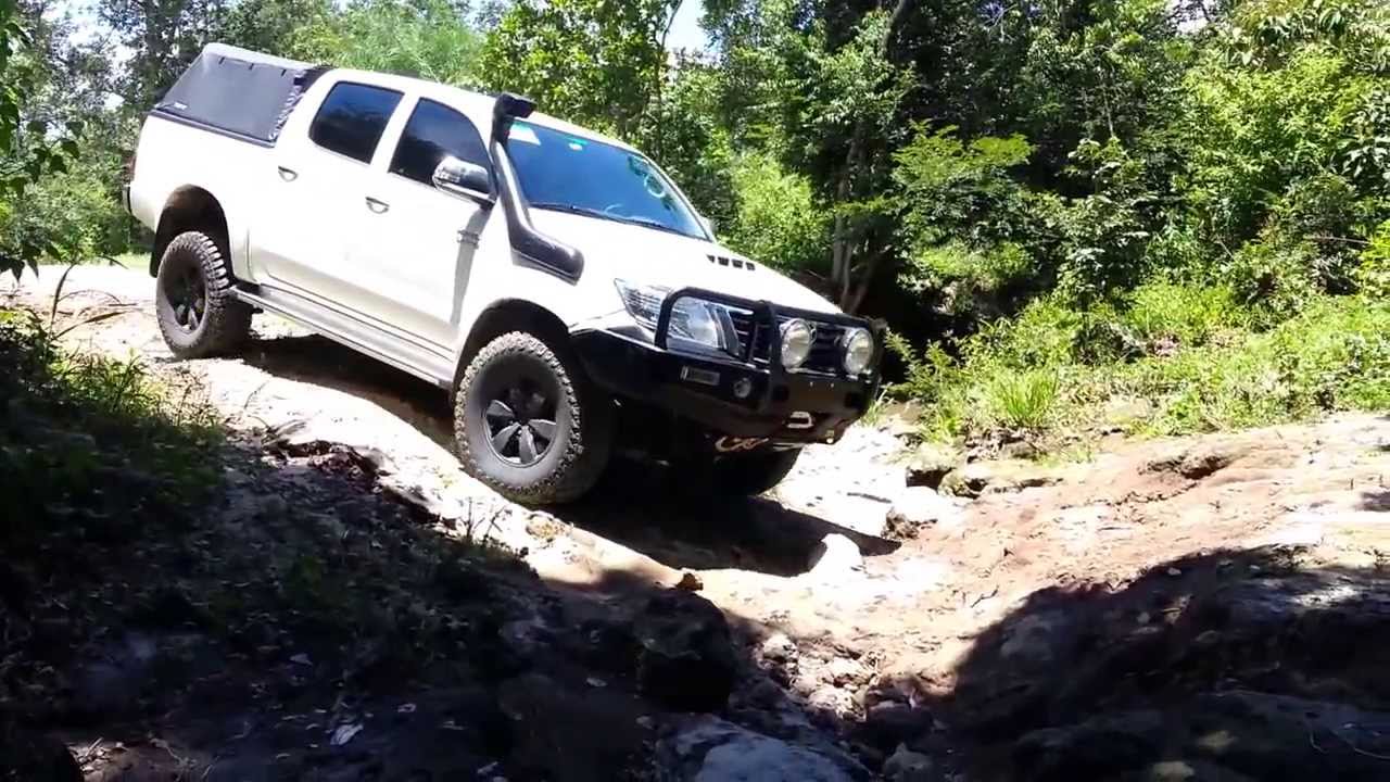 Hilux tjm xgs gold suspension - YouTube