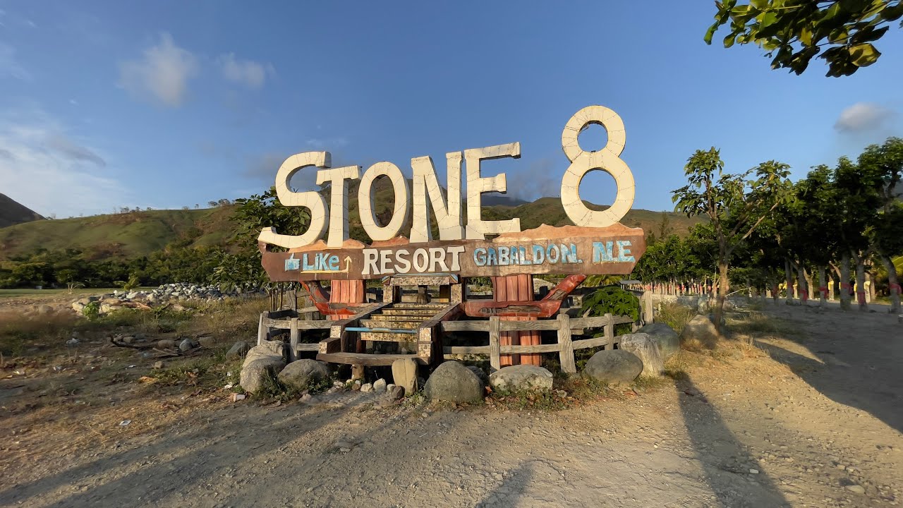 50 pesos entrance may 7 swimming pools na?! (STONE 8 Resort) Gabaldon ...