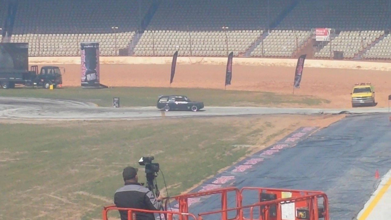 Datsun 1200 Rotary vs. S14 D1NZ R3 Tauranga - YouTube