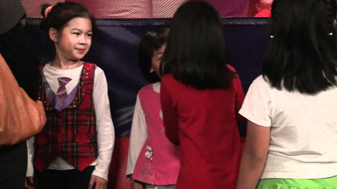 BounceU's kids' birthday party (10) - YouTube