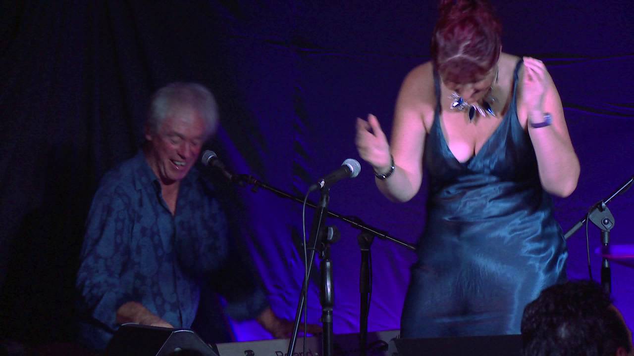 Laura Collins & the Back Porch Blues Band - Hound Dog 2016 - YouTube