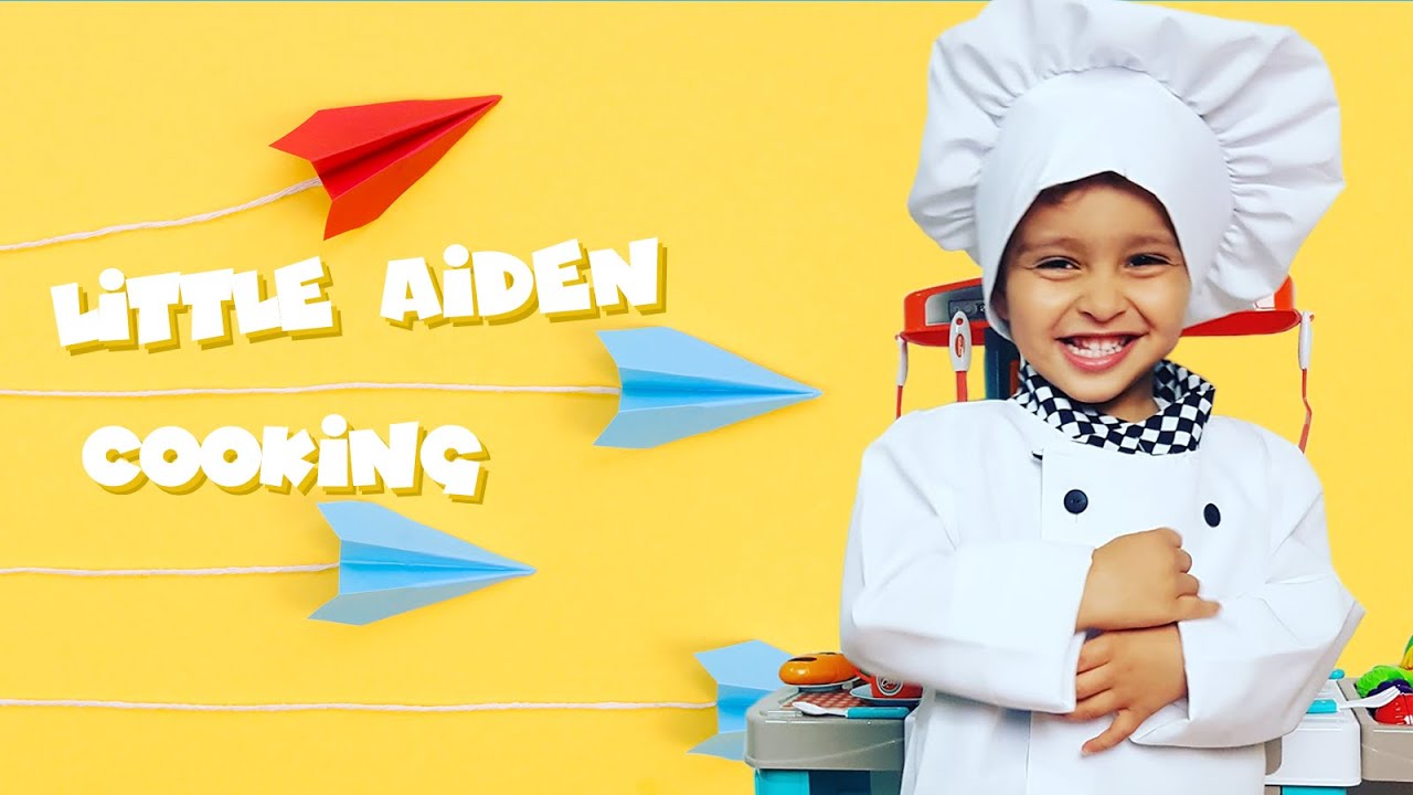 Little Aiden kitchen cooking pizza for his mom and dad. Aiden pretend ...