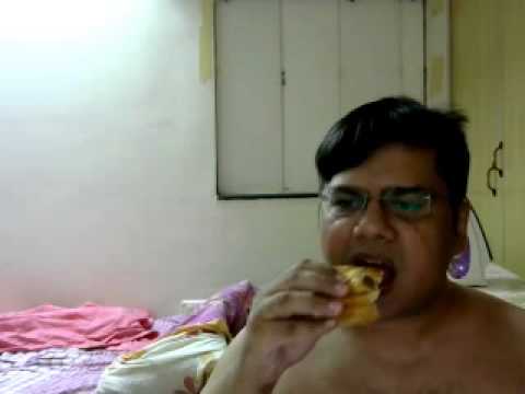 First ever Mokbang of me eating a cinnamon roll and drinking guava juice on Afreeca TV