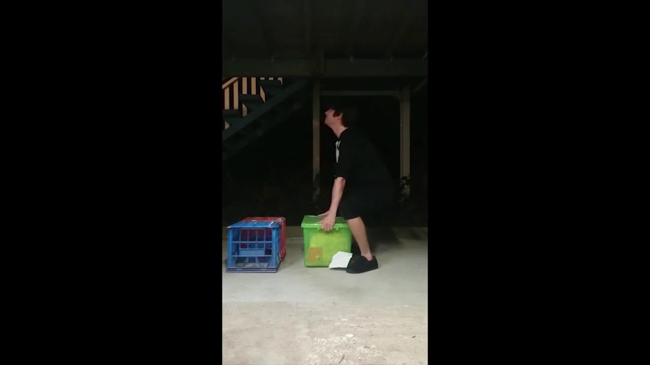 weight lifting animation (reference & animation) - YouTube