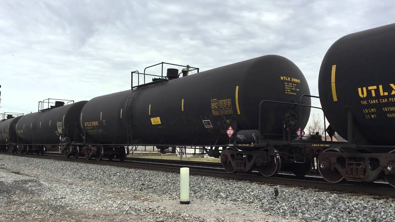 Mixed Freight Through Bellevue - YouTube