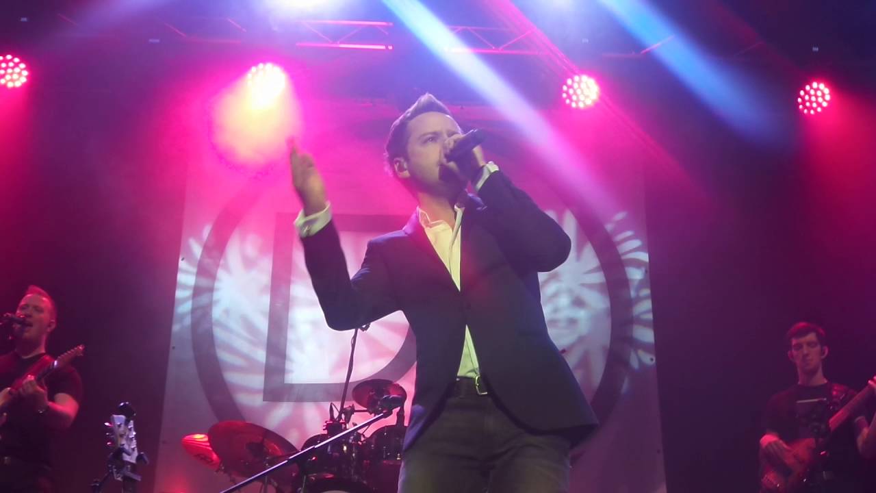 Derek Ryan - You're Only Young Once (#YOYO) Live - YouTube