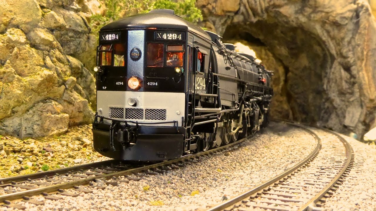 Southern Pacific AC 12 & PFEs. You never grow tired of watching them ...