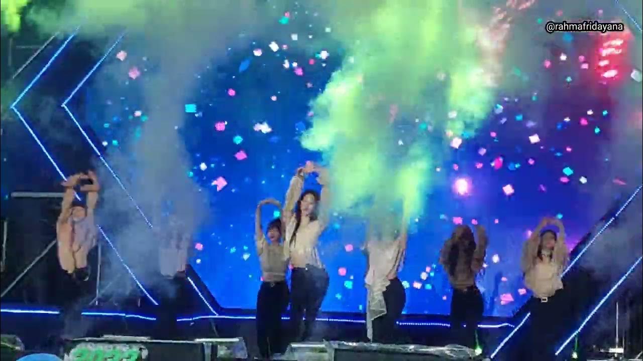 FANCAM | Siesta- Weki Meki @ G-Kpop Concert 2022 - YouTube