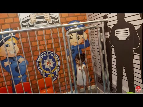 Polis karakolunu teftiş ediyoruz-- Ece inspects the police station