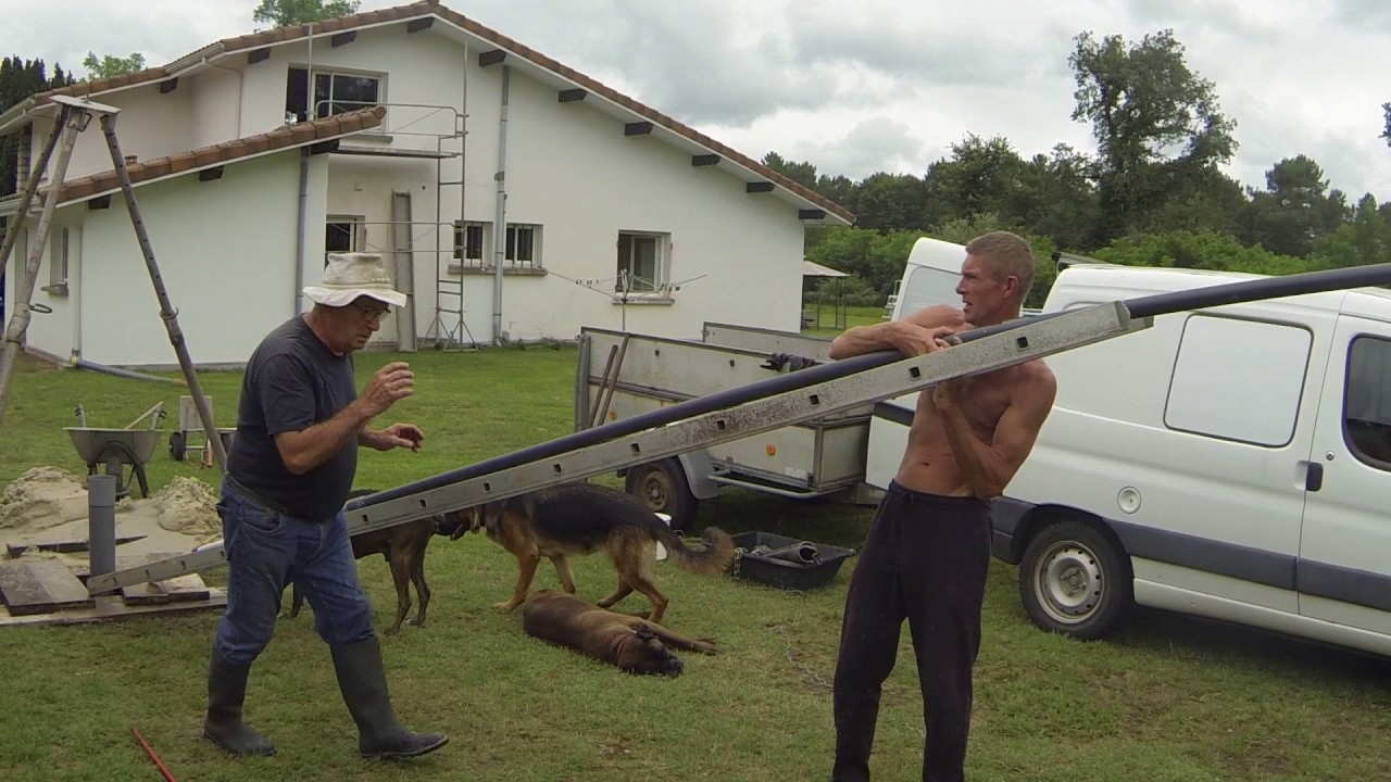 12 mise en place tube de forage avec crépine inox - YouTube