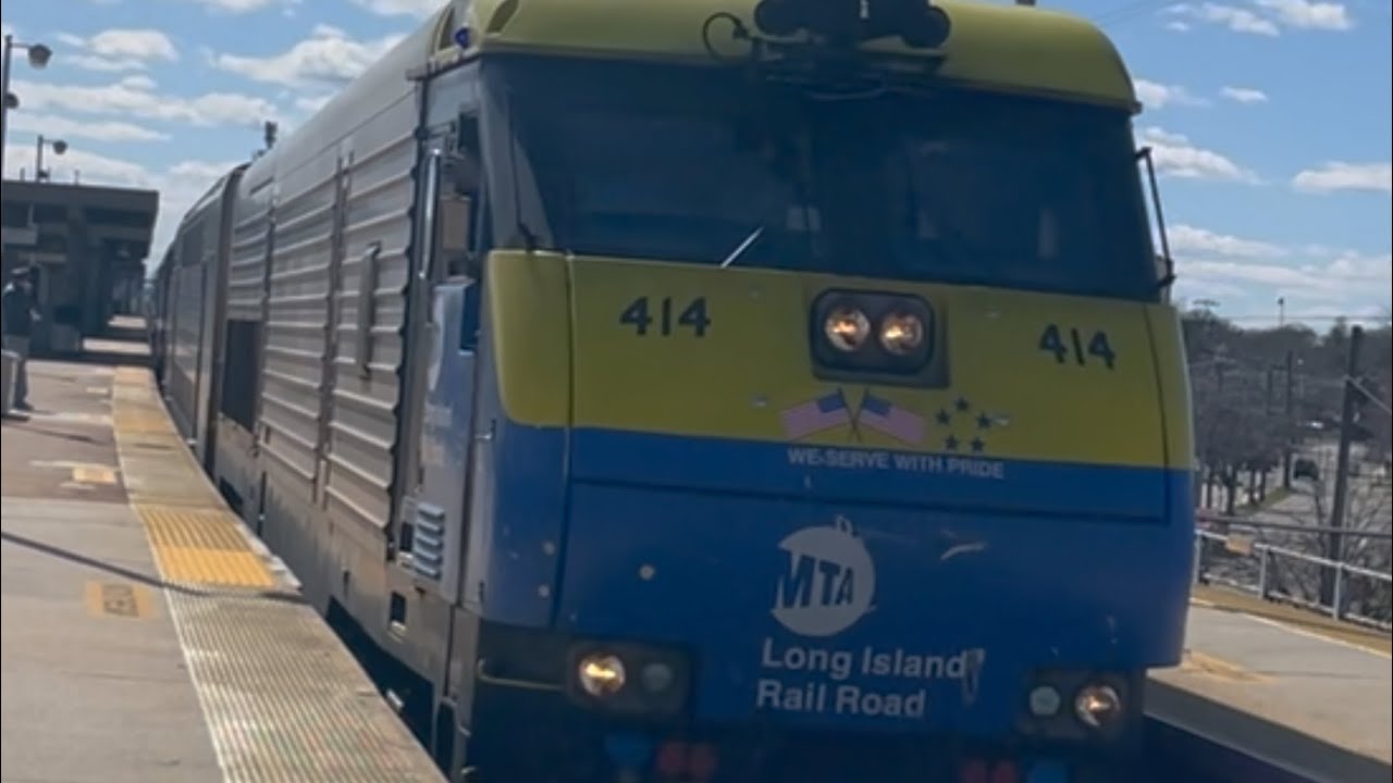 LIRR - Great horn performances at Babylon Station! - 4/7/24 - YouTube