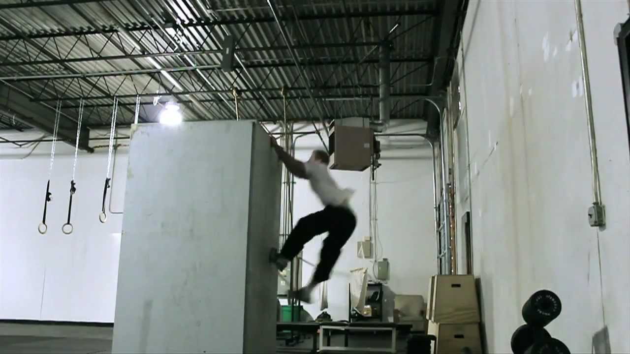 Chris Wilczewski Parkour and Freerunning 2011 - YouTube
