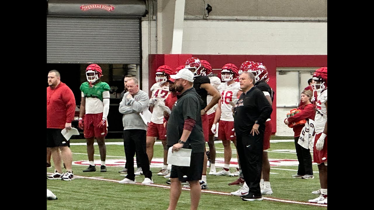 Razorback Offense Looks Sharp In Spring Practice - YouTube