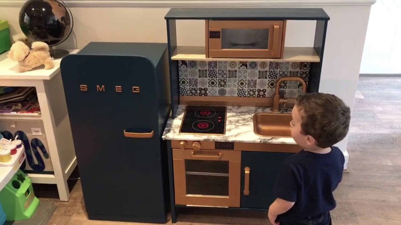 Building my little nephew Leo his dream kitchen for his 2nd birthday ...