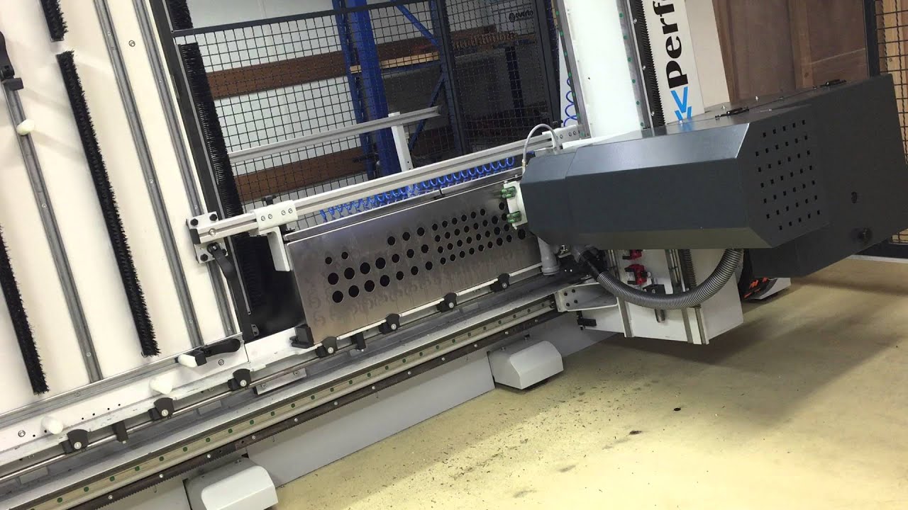 Kiesling machine werkplaats - YouTube