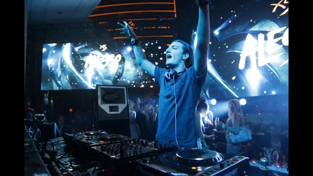 Alesso ft Adele - Set Fire To The Clash - YouTube