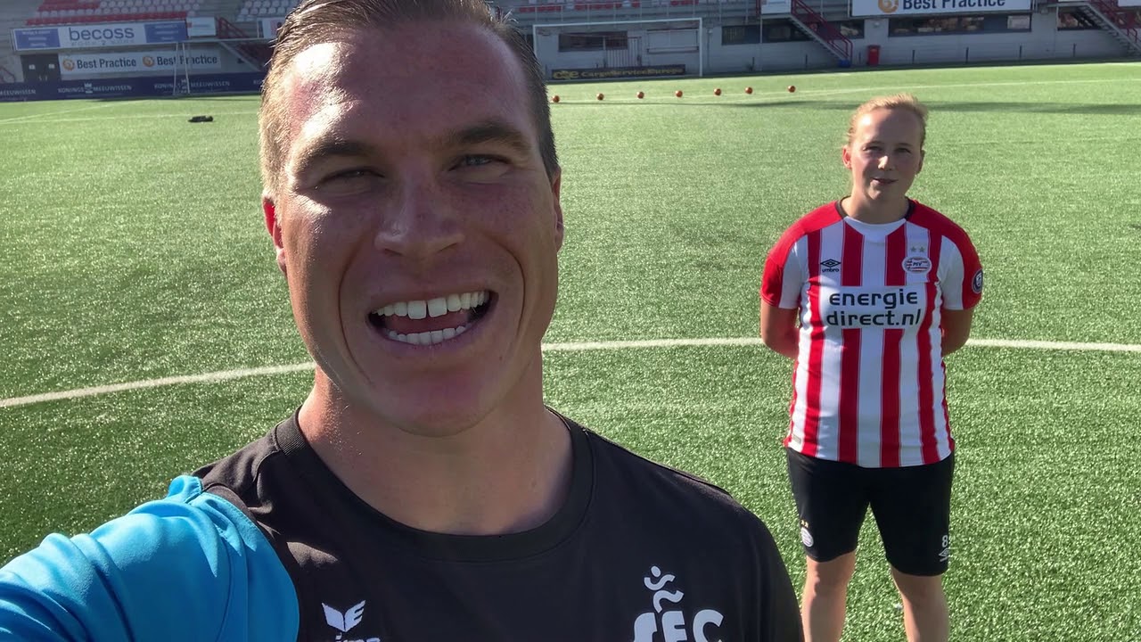 Michelle Hendriks doet de Crossbar challenge - YouTube