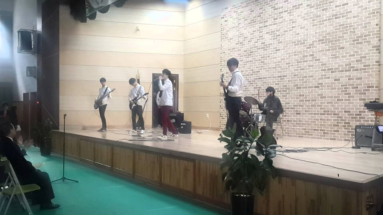 Buan Middle School Graduation Band 부안중학교 - YouTube