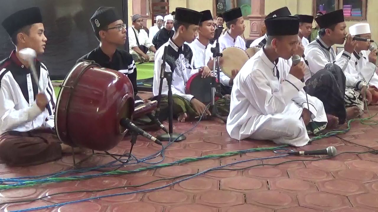 INDAHNYA AKHLAQ SANTRI Ketika Abuya rawuh di Majlis Istighostah Pp ...