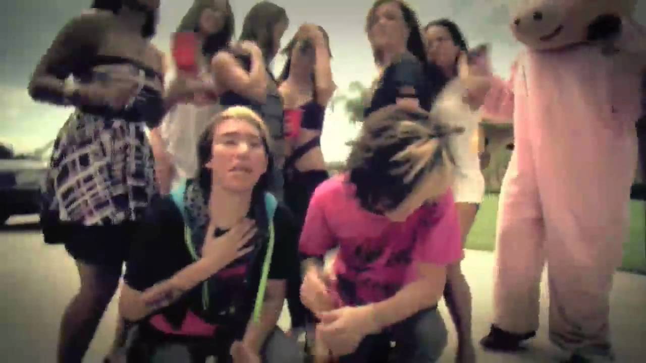 brokeNCYDE - Freaxxx - YouTube