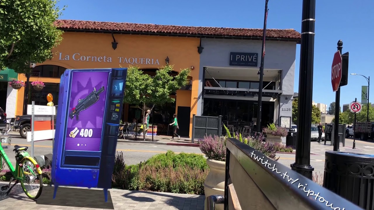 IRL Fortnite Vending Machine - YouTube