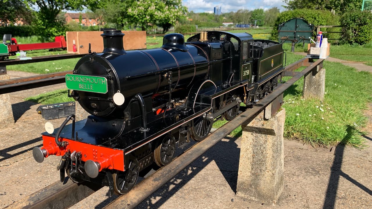 My 5” Gauge SR L1 setting off with some wheelslip - YouTube