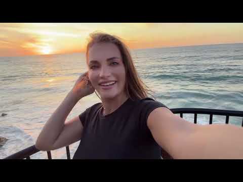 Kira Shine | “Girl from the Moon”