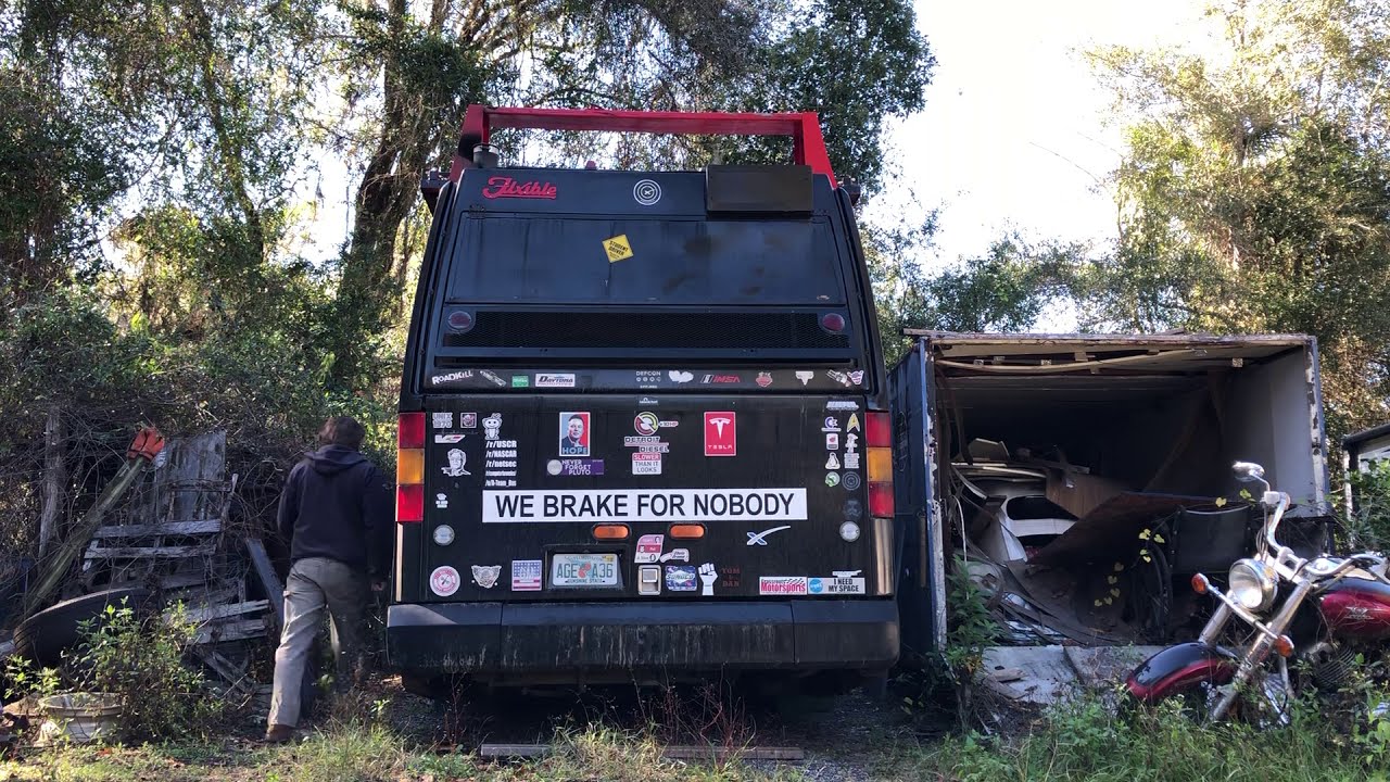 Cold Air Start Detroit Diesel 2 Stroke Bus - YouTube