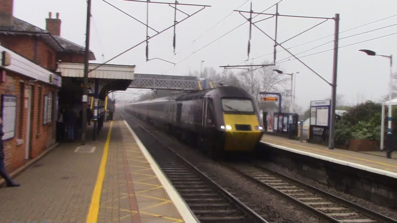 HD Cross Country HST racing through Welwyn North - YouTube