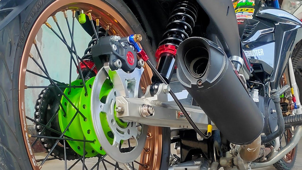 Brembo red logo rear disc plate ( Honda xrm 125 Fi ) - YouTube