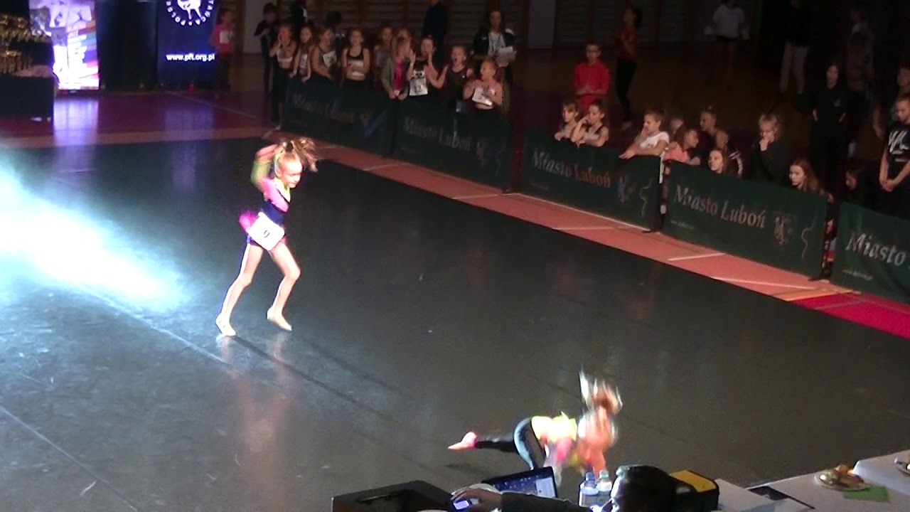 MNM Luboń MINI KIDS Disco Dance Nadia Jarocka - YouTube