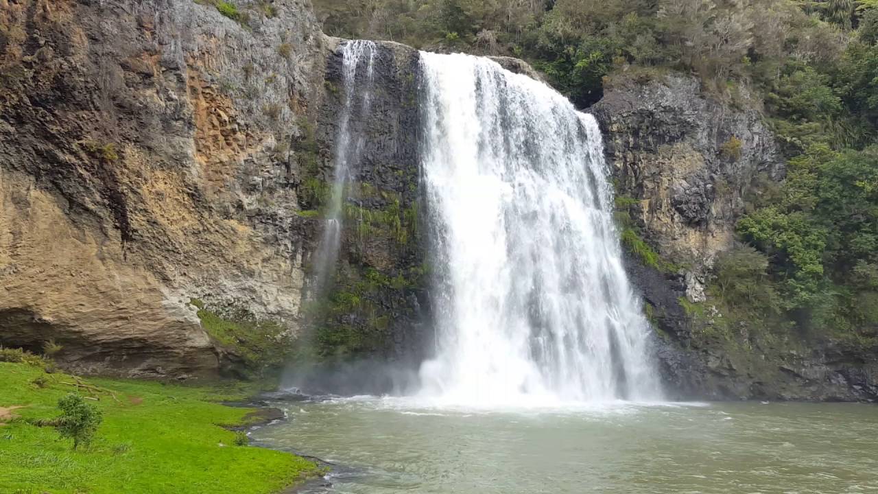 A walk up to the Hunua falls in winter. Papakura, Auckland, New Zealand ...