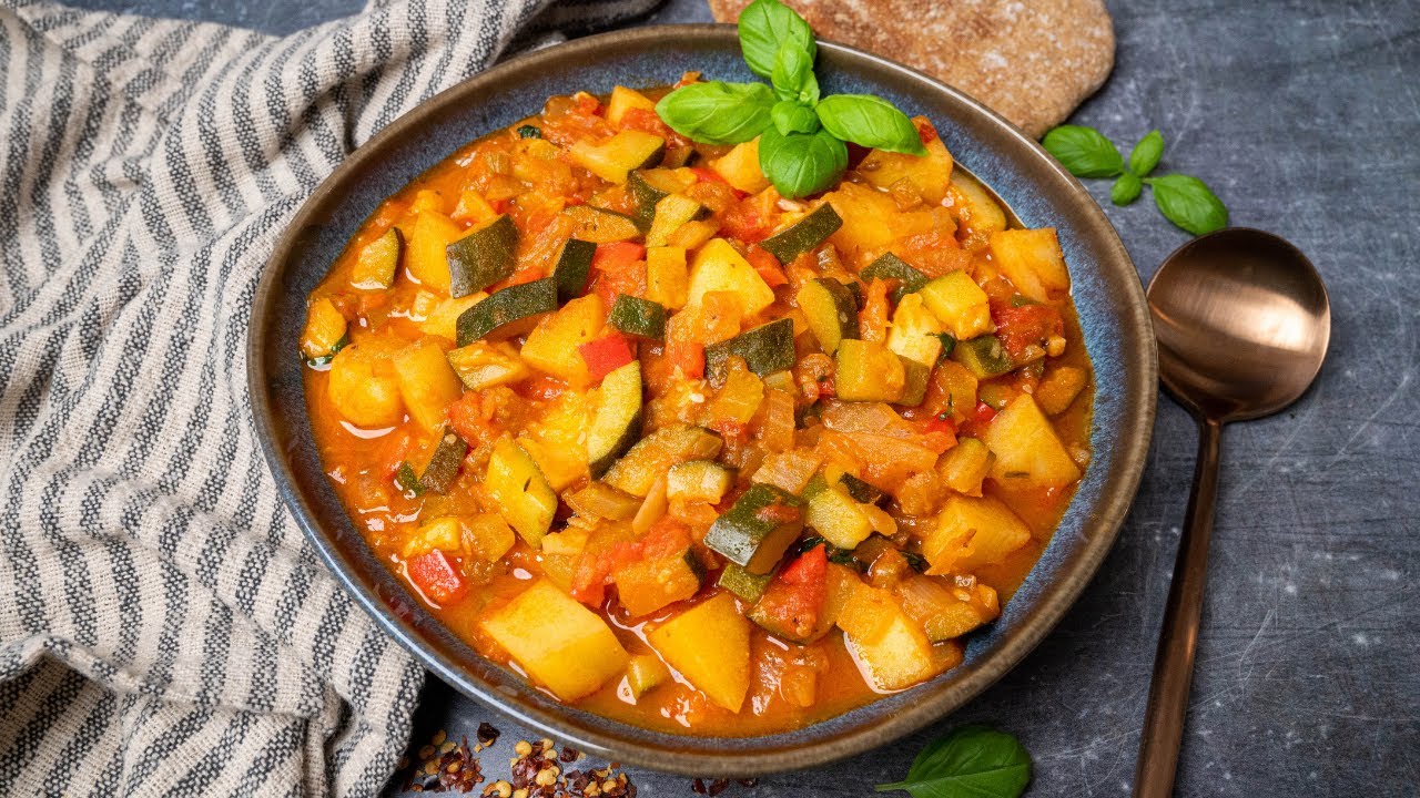 Easy Italian Zucchini Stew - YouTube