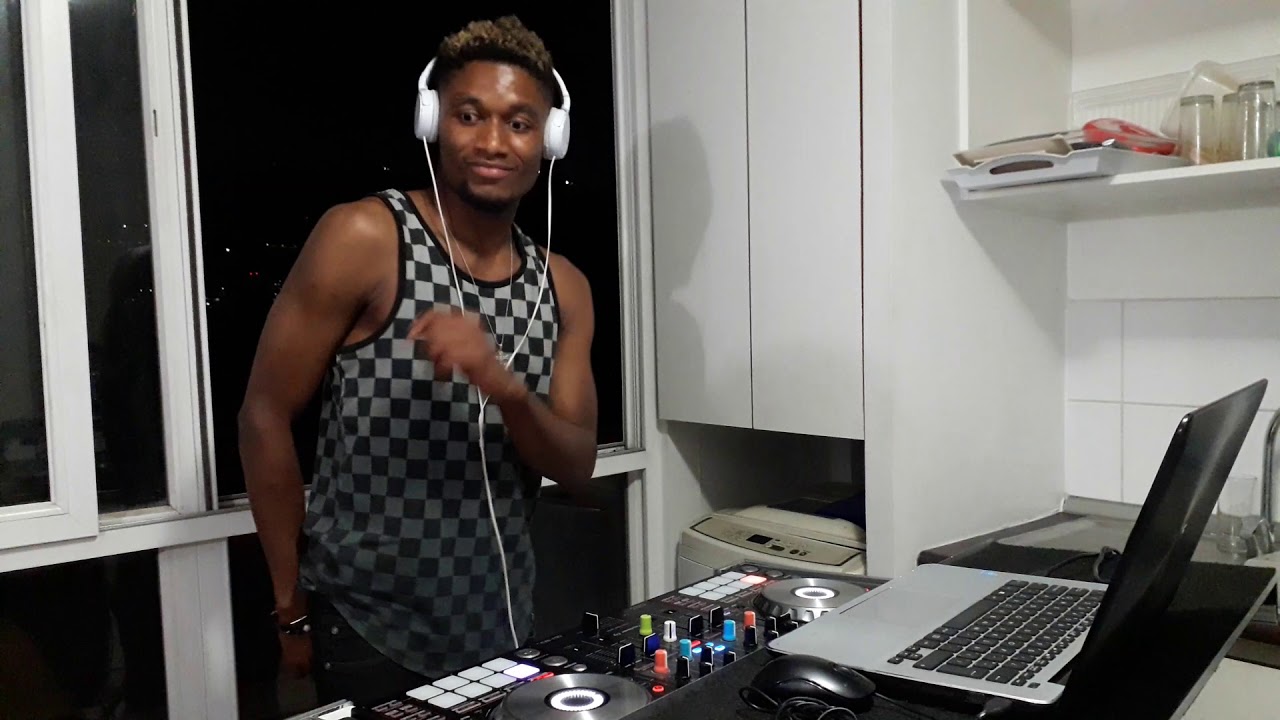 PRO DJ SHOWS YOU HOW TO MIX HIP HOP LIKE A CHAMP! - Creative DJ Mixing ...